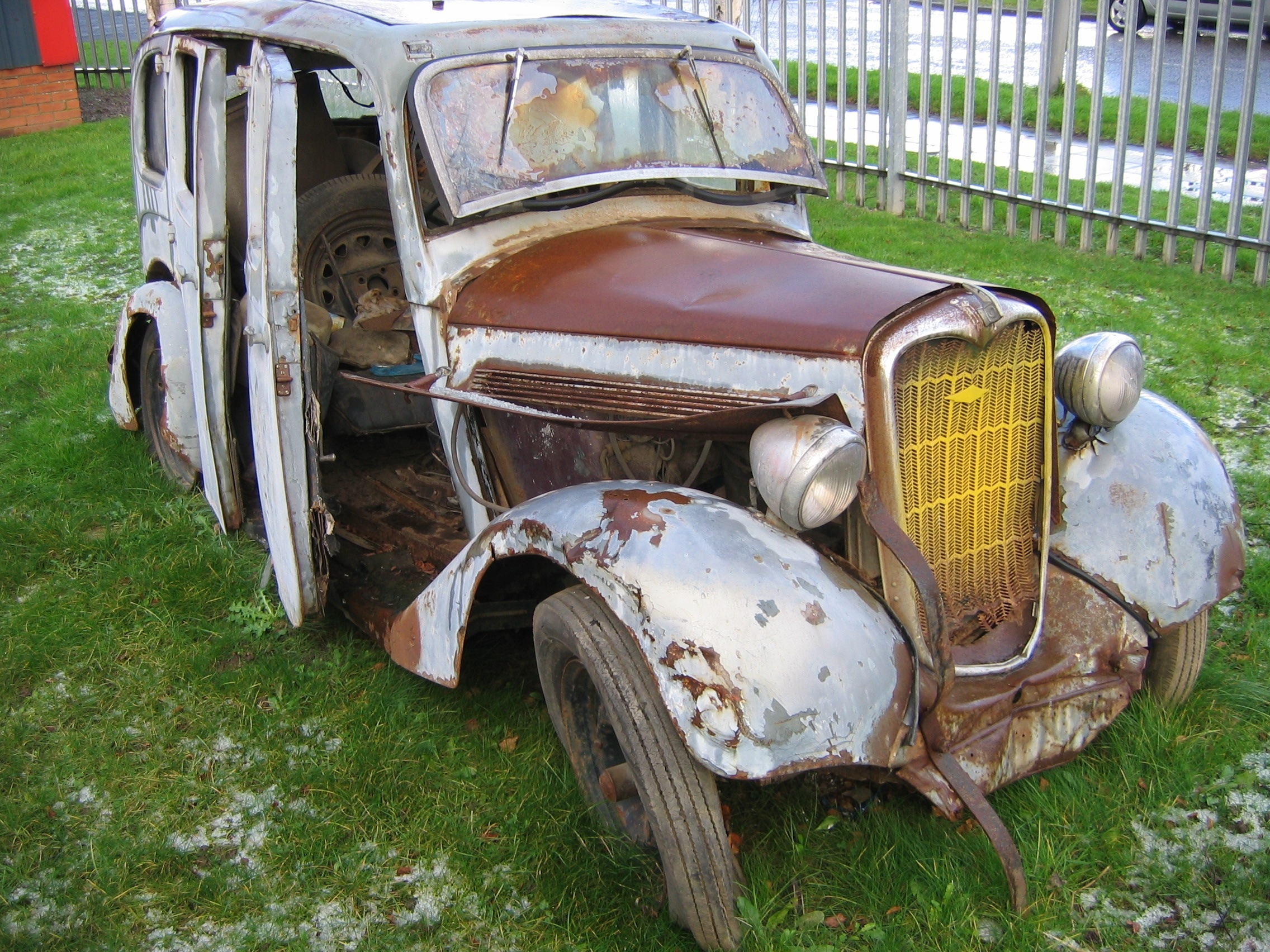 Super Nine gallery – The Singer Bantam Register